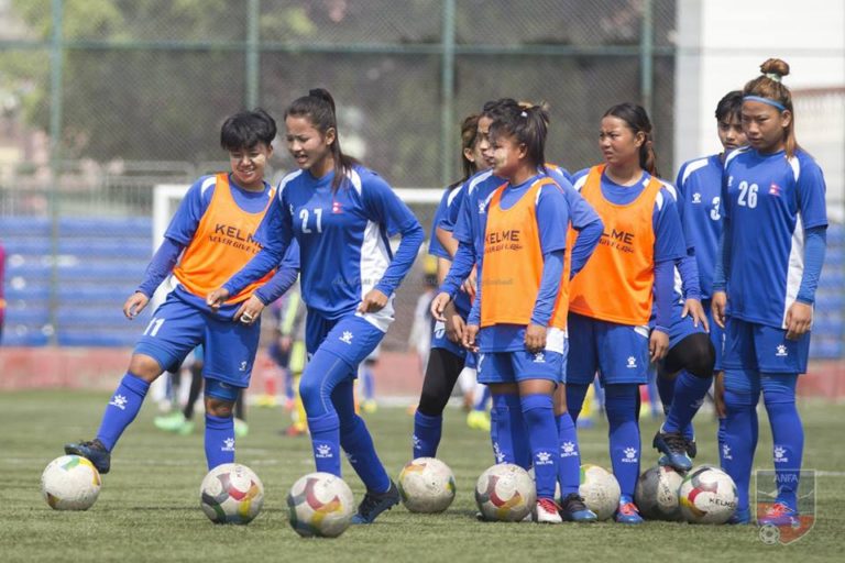 नेपालले अष्ट्रेलियाको सामना गर्दै | SouryaOnline