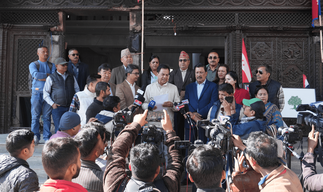 देउवा समूहका कांग्रेस केन्द्रीय सदस्यले चुनावअघि नै महाधिवेशनको माग ...